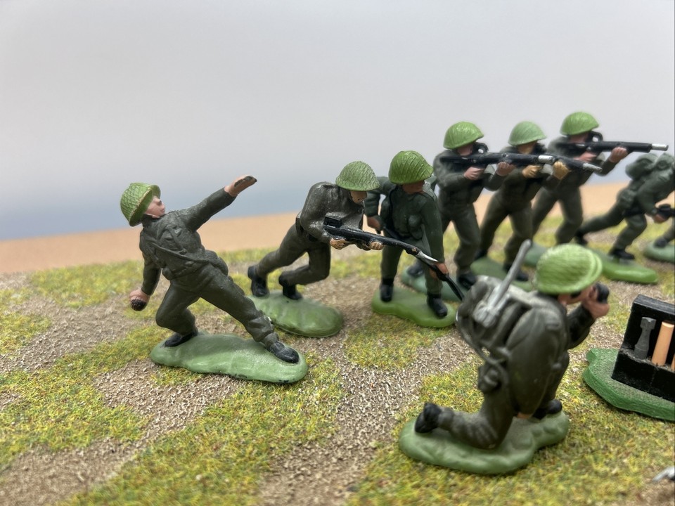 Britains Herald Toy Soldiers British Infantry 1/32 scale Set Unboxed ...