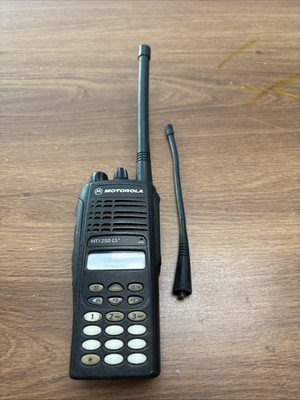 Motorola HT1250 LS+ UHF 16 Ch Radio 450-520 MHz AAH25SDH9DP6AN w ...