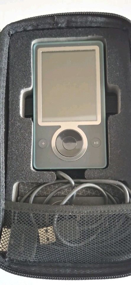 Microsoft Zune 30GB 1089 Digital Media Player with Accessories - Black ...