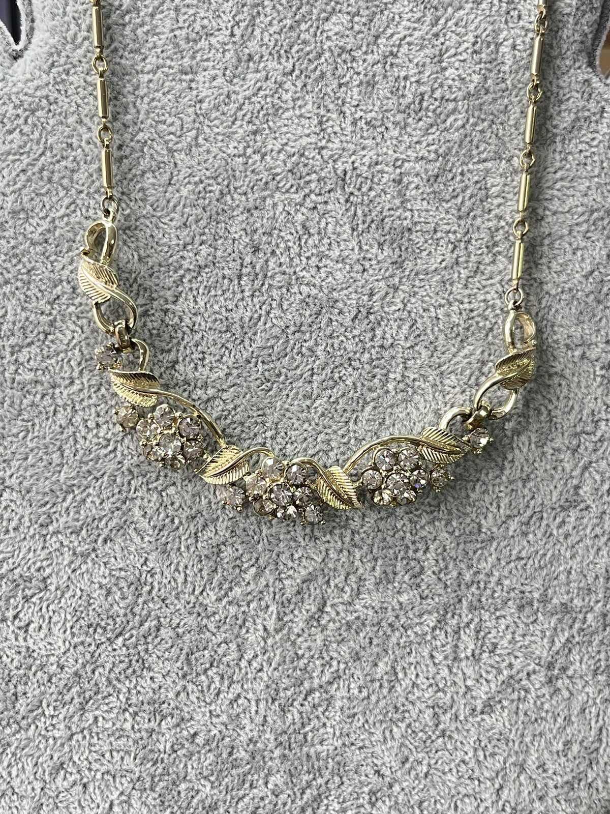 Vintage Gold tone Coro Pat Pend. Flower Cluster Leaf Collar Necklace | eBay