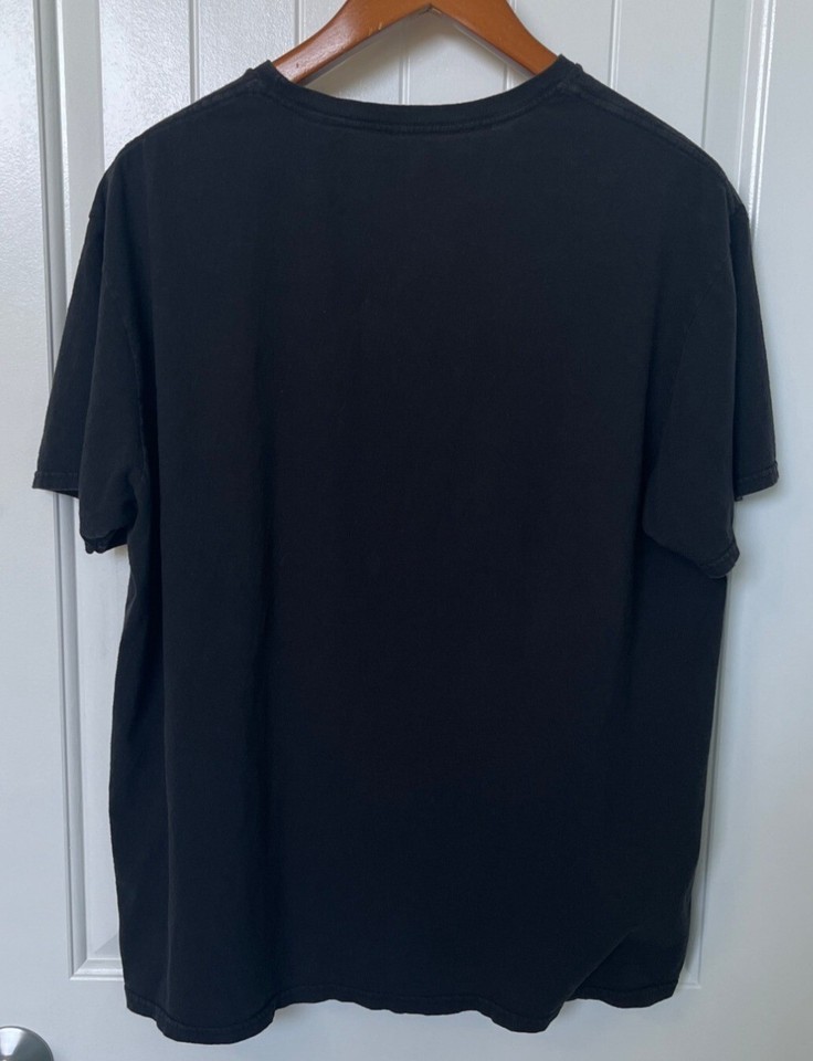 Stranger Things Netflix Graphic Tee XL Black Short Sleeve Fireworks ...