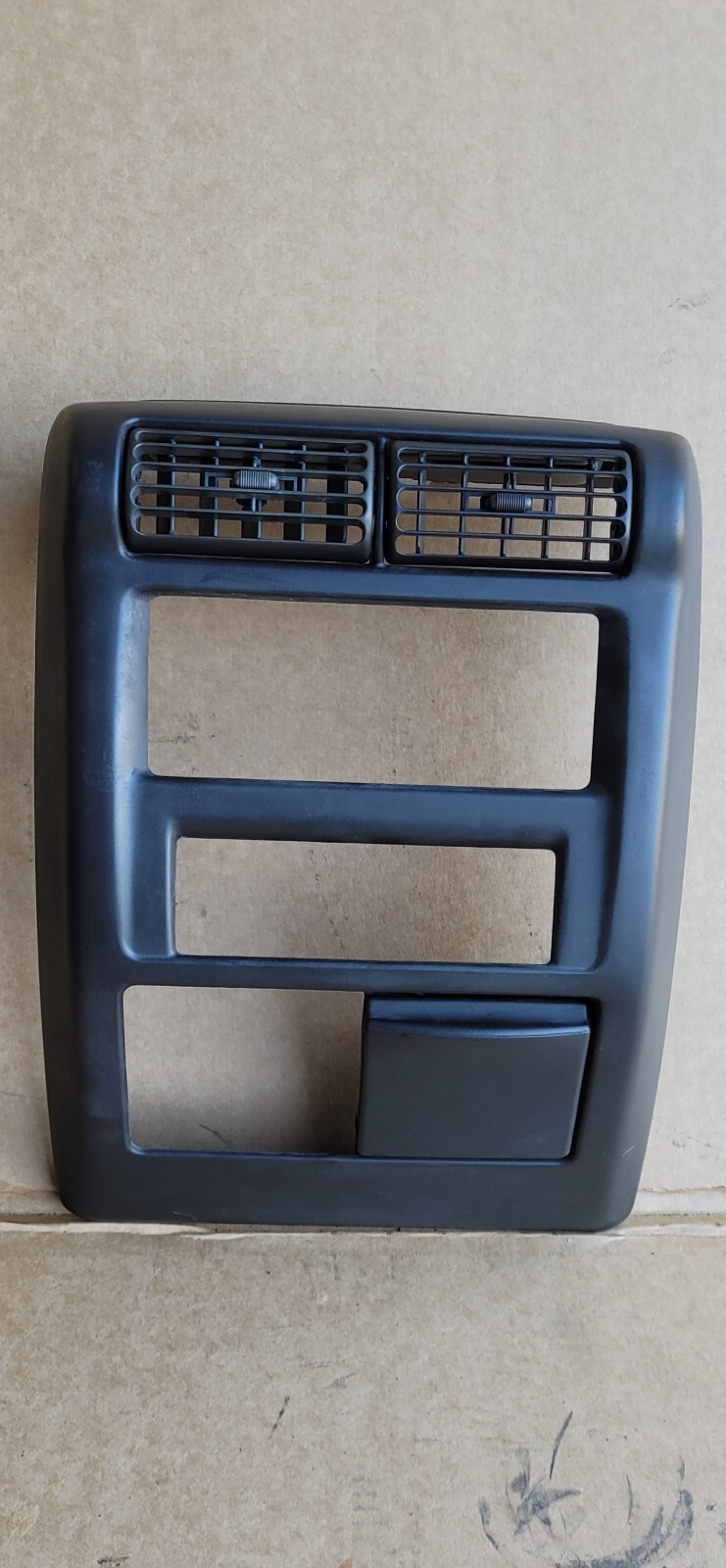 1997-2002 Jeep TJ Wrangler OEM RADIO BEZEL RADIO CENTRE WITH VENTS ...