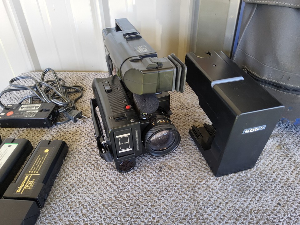 Vintage Sony CCD-V8AF 8mm Video 8 Video Camera Recorder Bundle | eBay