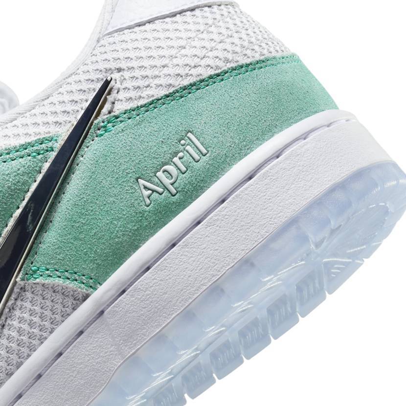 APRIL SKATEBOARDS Nike SB Dunk Low Pro QS FD2562-400 US6 APRIL SKATEBOARDS Nike SB Dunk Low Pro QS FD2562-400 US6