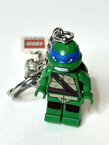 LEGO Teenage Mutant Ninja Turtle Leonardo Minifigure Keychain 850648 ...