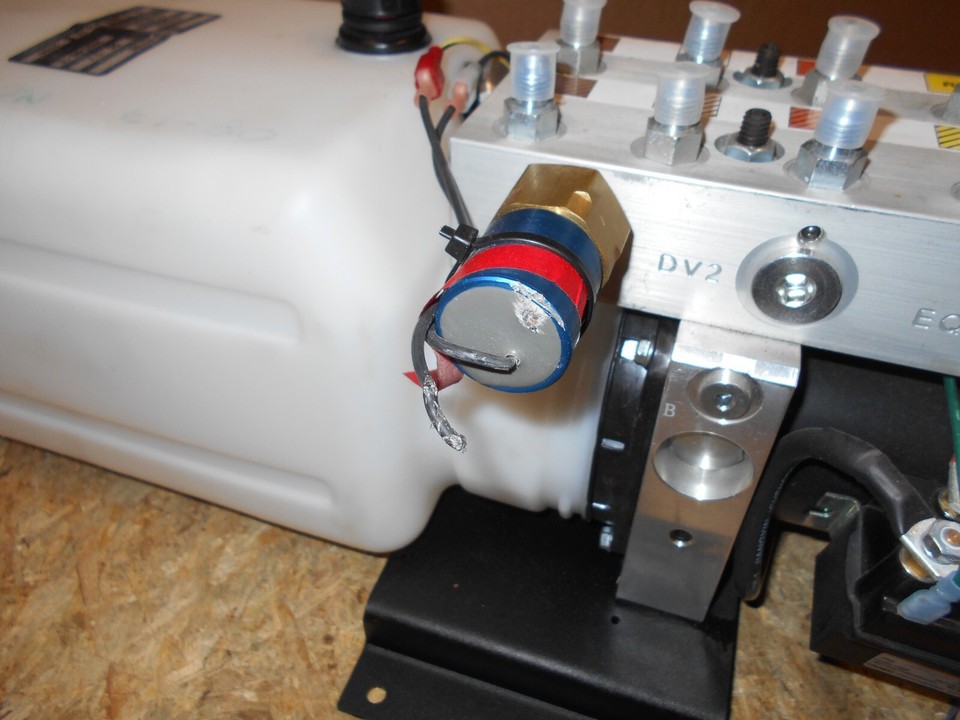 *RV EQUALIZER LEVELING SYSTEM HYDRAULIC PUMP 2542KS 12V RESERVOIR FREE ...