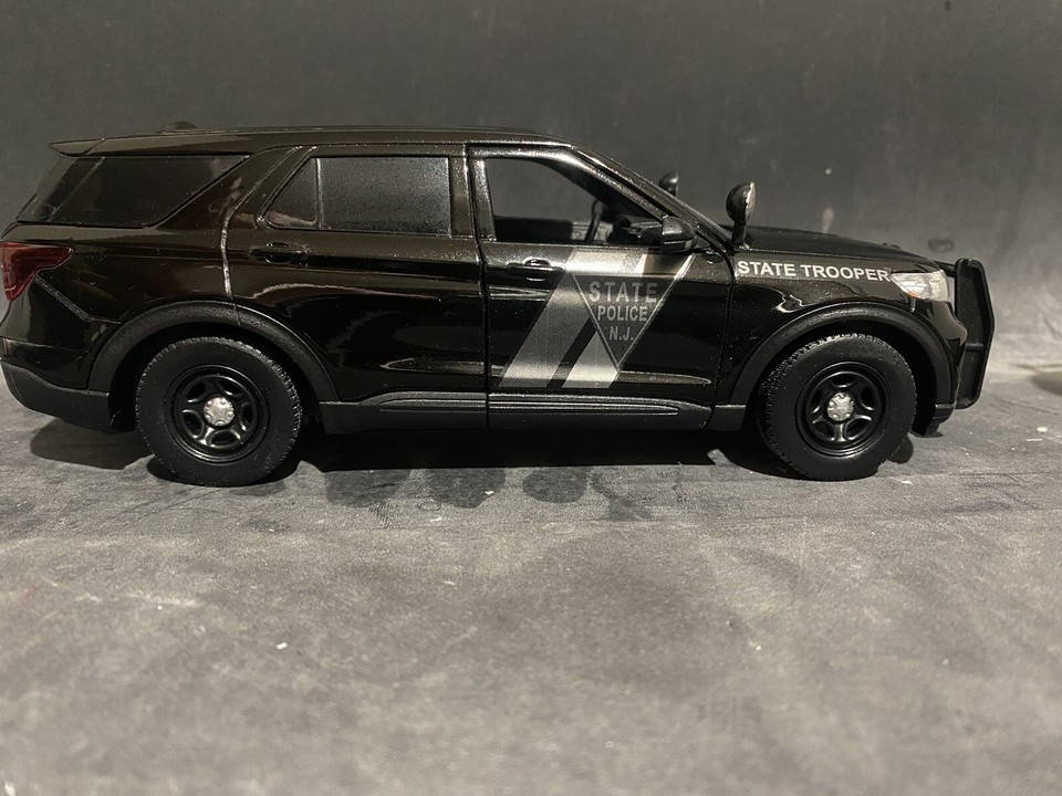 NJSP 1:24 Scale Custom 2022 Ford Explorer Ghost Slicktop | eBay