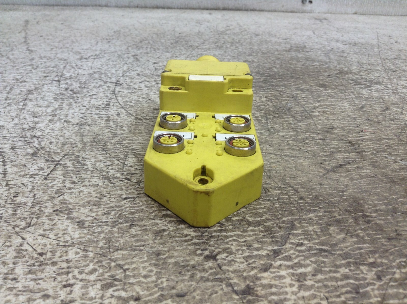 Balluff BTY4030-FBA I/O Block 4 Port (TSC) | eBay