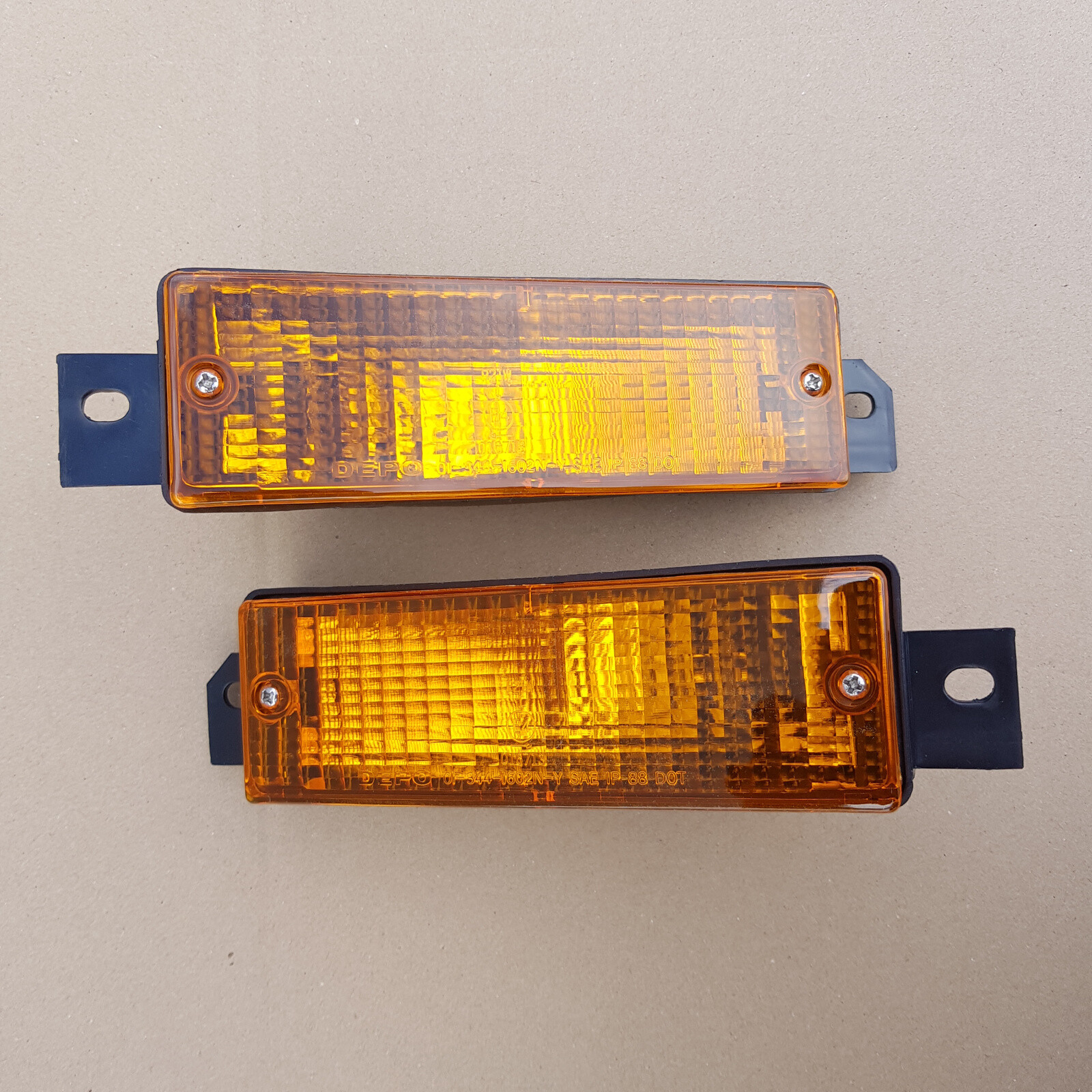 BMW E30 Turn Signal Indicators Light Front Bumper Corner Parking Lights ...