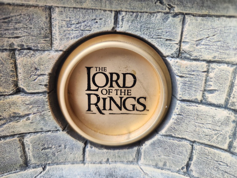 Lord of the Rings The Noble Collection Pewter Chess Set | eBay