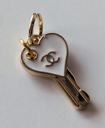 Chanel Button Gold Key with White Zipper Pull 20mm | eBay