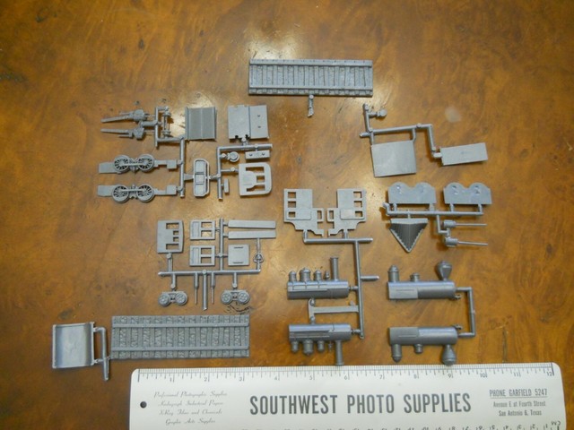 Glencoe MiniKits General & Porter Switcher Plastic Locomotive Model ...