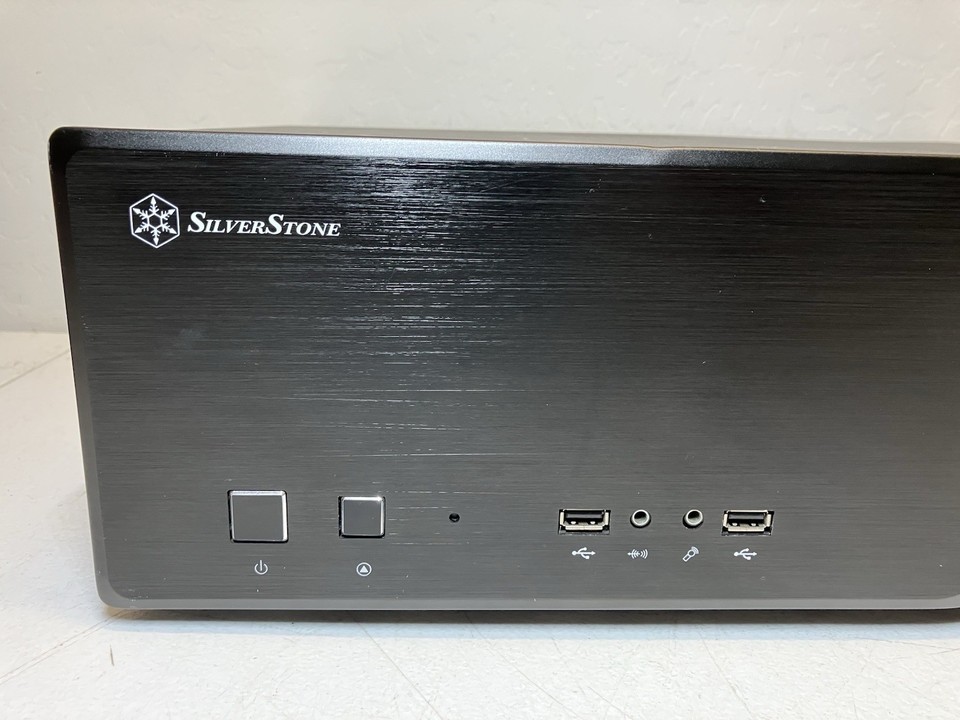 Silverstone GD09 HTPC Case / Flat case for a home theater build ...