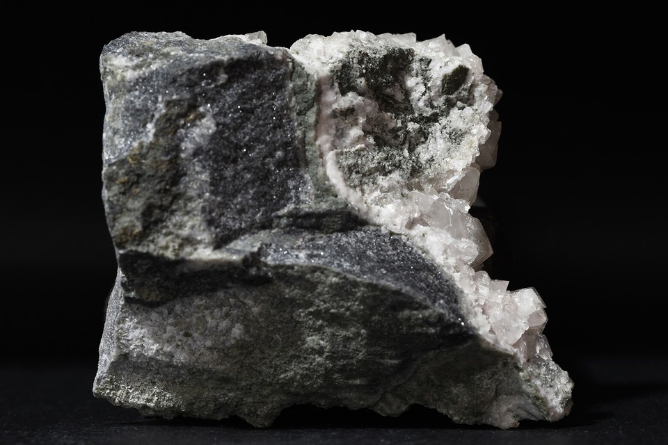 Scheelite from Xianghualing, Hunan, China | eBay