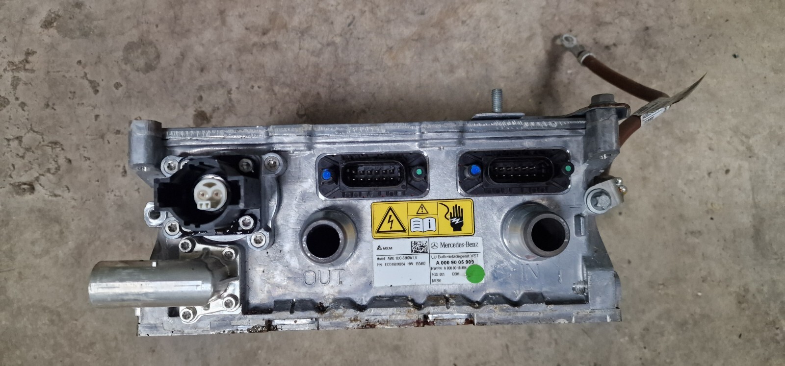 2017 MERCEDES C Class C350e Battery Charging Module Control Unit ...