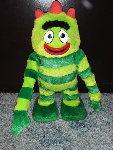 Yo Gabba Gabba 14" Brobee Dancing Talking Moving Doll - Battery ...