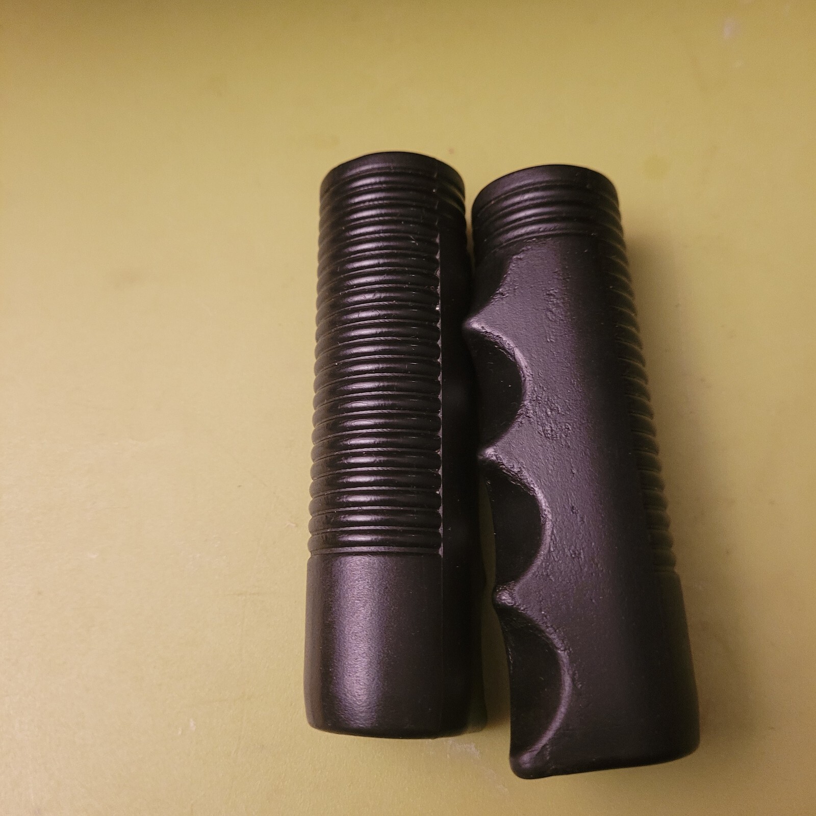 VINTAGE RUBBER BICYCLE HANDLEBAR GRIP IN BLACK | eBay