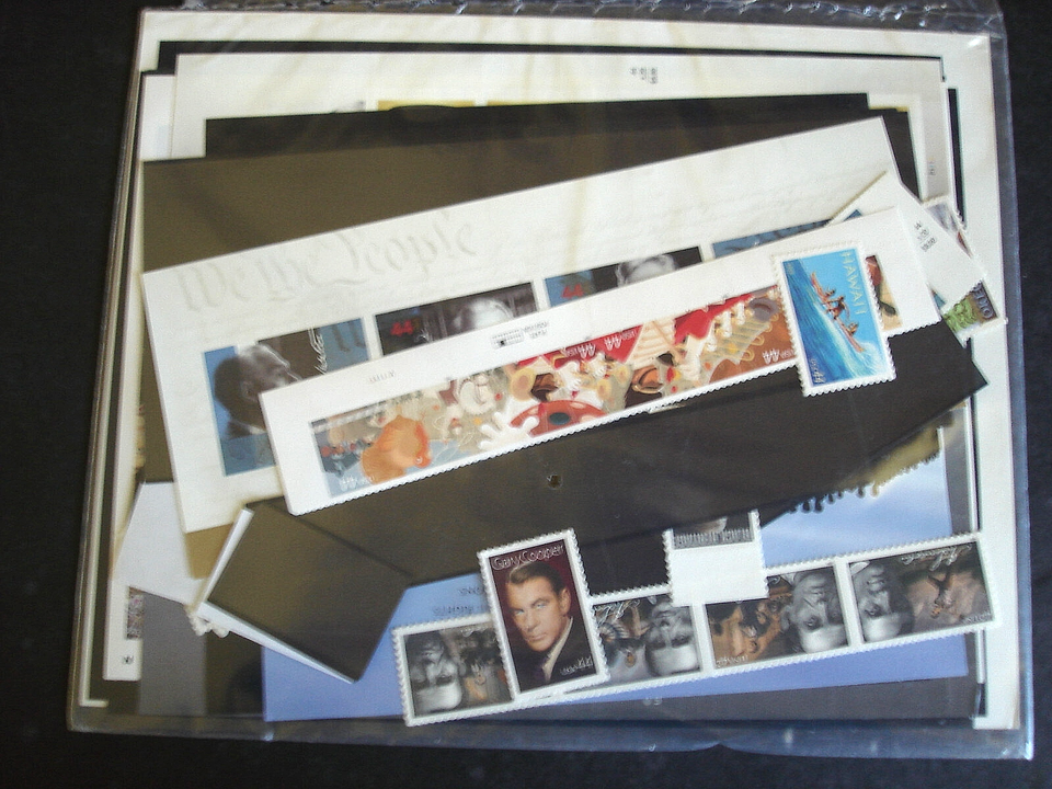 2009 - U.S. Stamp Set in Sealed USPS Package With 61 Stamps ...