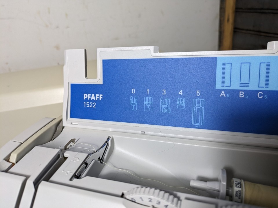 Read desc: Pfaff 1522 Freestyle Sewing Machine with Pedal and Case | eBay
