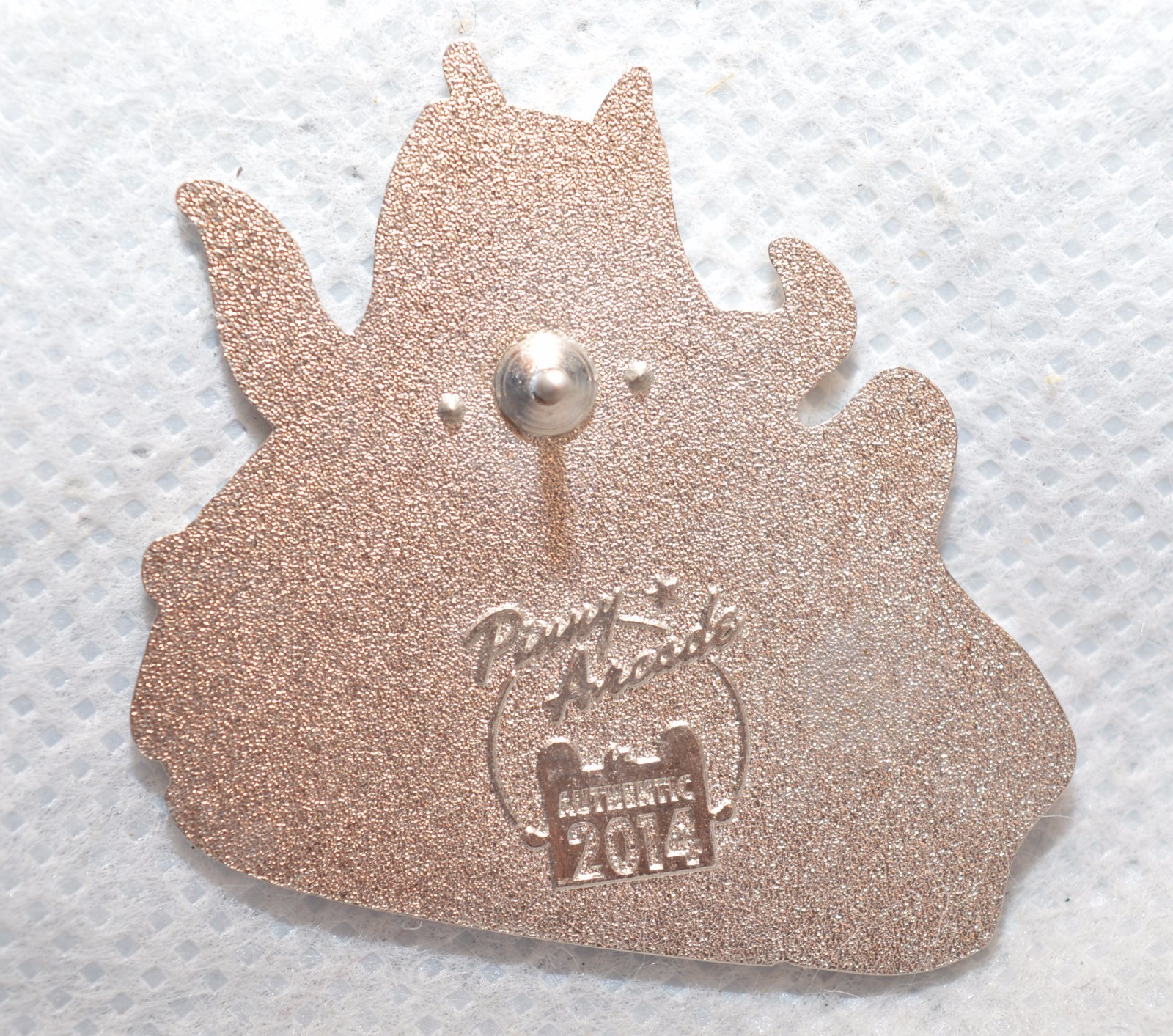 PENNY ARCADE COMIC BOOK CHARACTER 2014 1 3/8" SILVERTONE METAL LAPEL ...