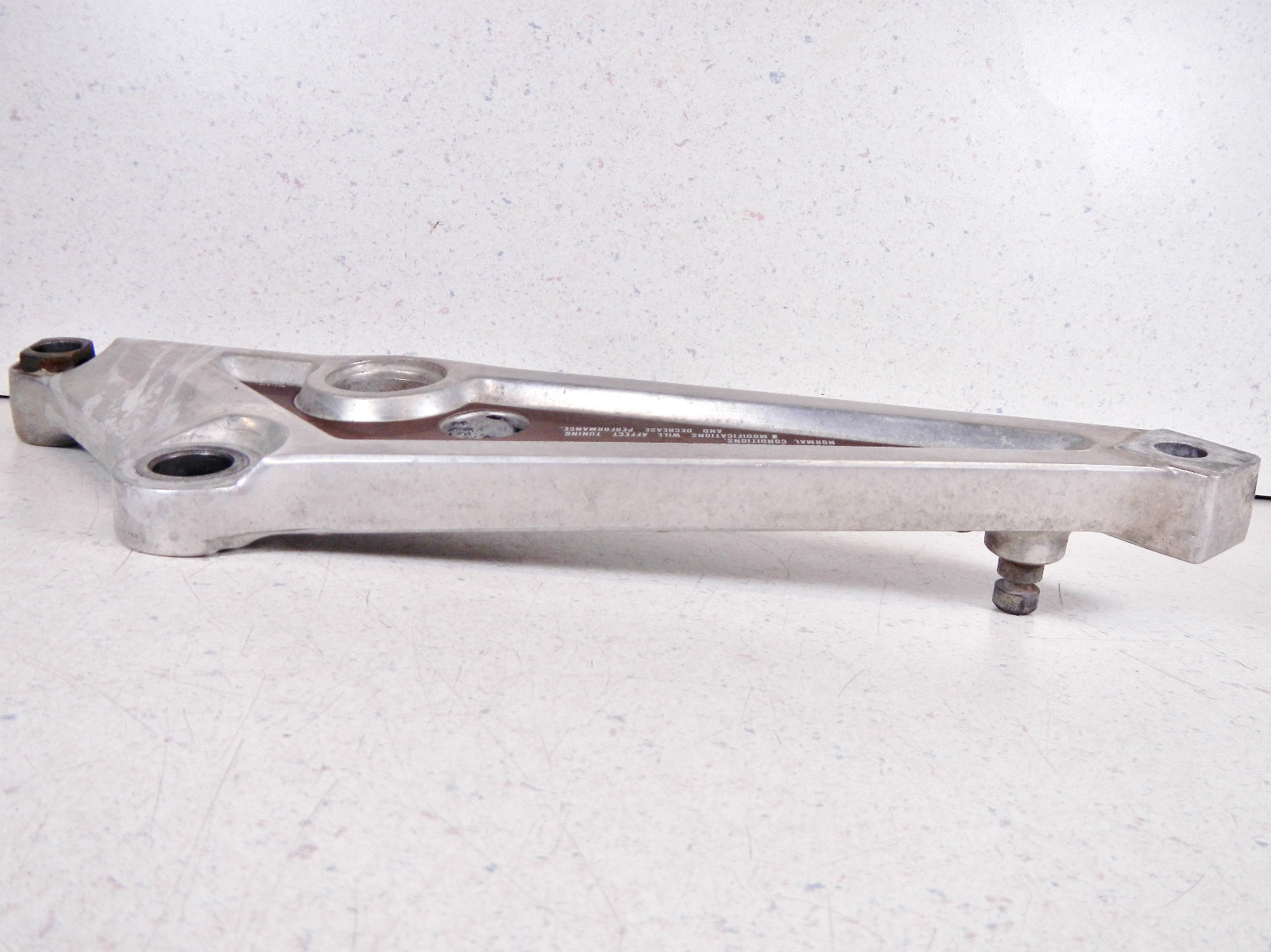 82 HONDA CB750SC NIGHTHAWK RIGHT SIDE FOOTPEG PEG PILLION STEP MOUNT ...