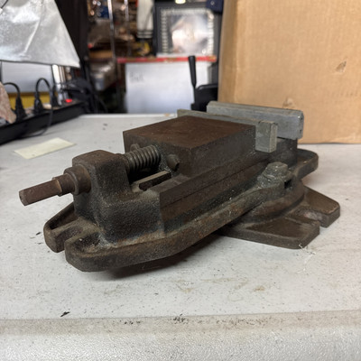 Vises - Bridgeport Milling Machine Vise