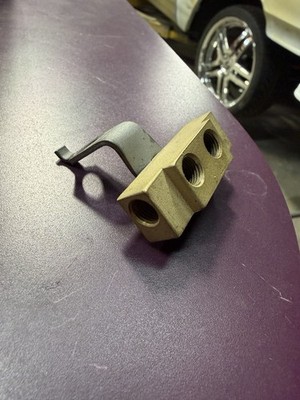 1963.5 Ford Galaxie Drum/Drum brake line distribution block - front ...