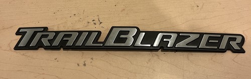 02 03 04 CHEVROLET TRAILBLAZER REAR TAIL GATE EMBLEM LOGO BADGE SIGN ...