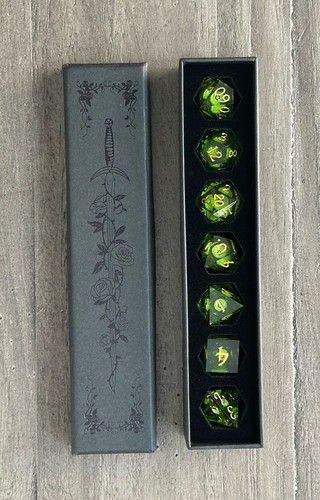 Crystal Maggie 7 Piece Green Liquid Core Resin DnD D&D Dice Set | eBay