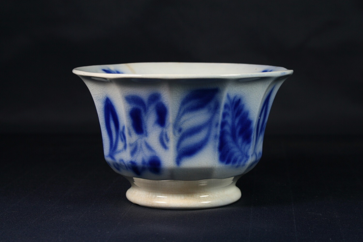 ANTIQUE FLOW BLUE BRUSH STROKE FERN BERRY LEAVES FOOTED BOWL-GREAT ...