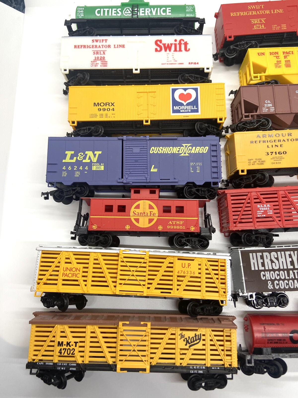 LOT OF 12 HO Scale Freight Trains . Various Names. Santa Fe, Morrell ...