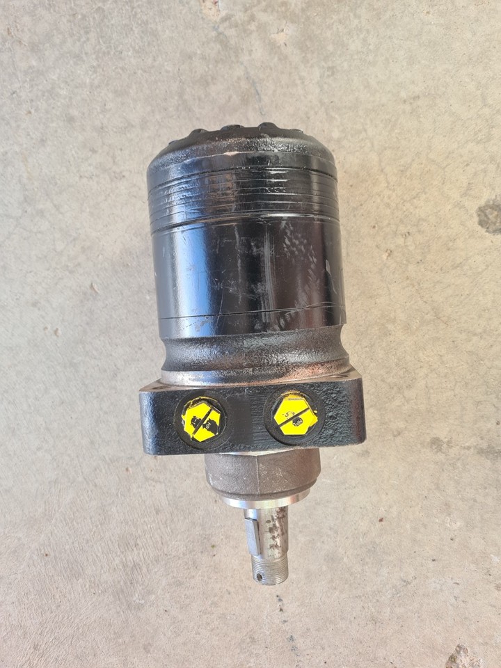 Parker Hydraulic wheel Motor Toro Dingo 320D 222 220 322 323 | eBay