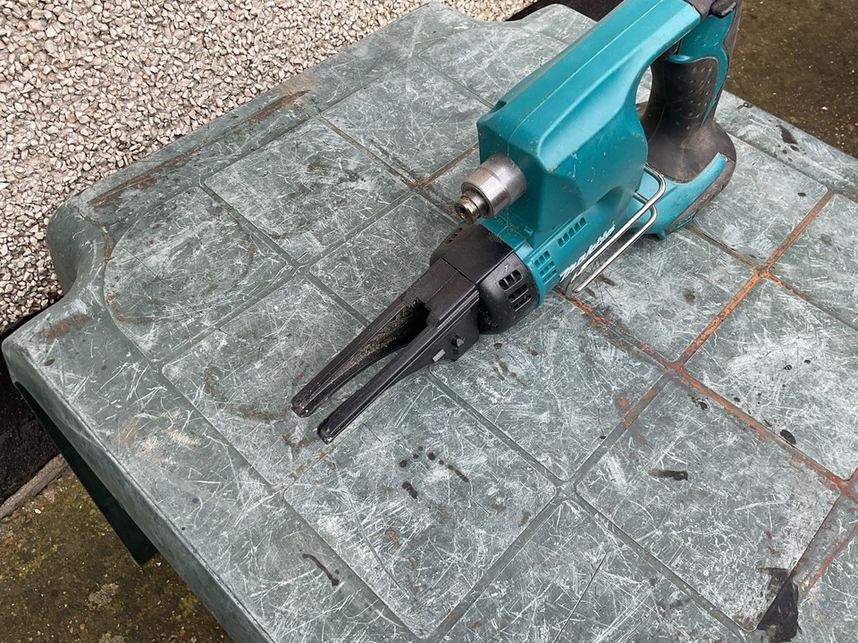 Makita DFR550 18V Auto Feed Cordless Screwdriver | eBay UK