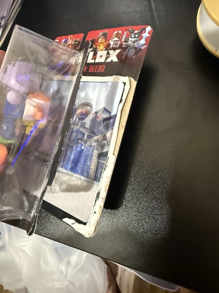 Roblox Robot 64: BEEBO Figure Pack w/Code READ | eBay