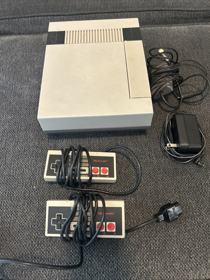 Nintendo NES Console Bundle with 4 Games 2 Controllers Tested Works | eBay