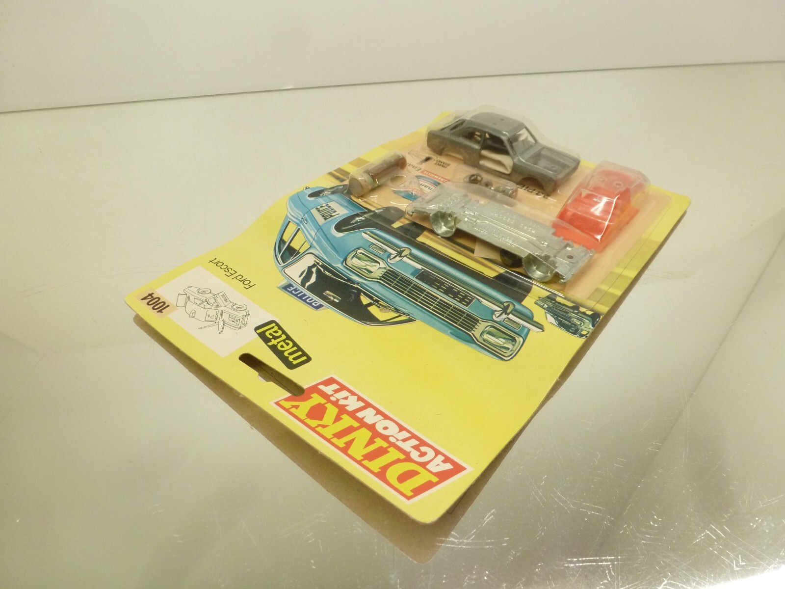 DINKY TOYS 1004 FORD ESCORT POLICE CAR - 1:43 - UNBUILT ACTION KIT IN ...