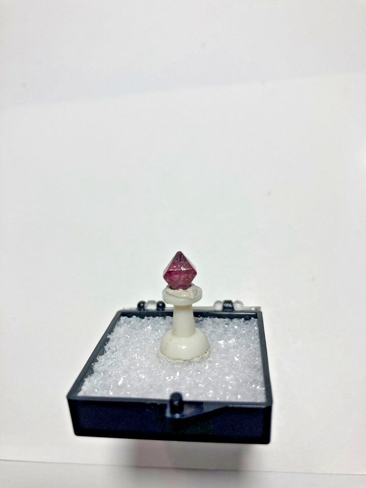 Spectacular strawberry Spinel Octahedral crystal 2.4 ct. nearly flawless. Burma | eBay