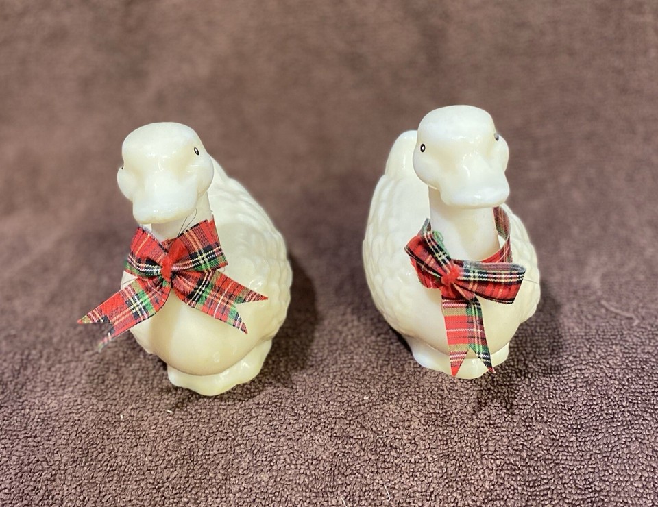 Pre Owned Set Of 2 Cream Colored CHRISTMAS DUCK/GOOSE CANDLES Decor ...