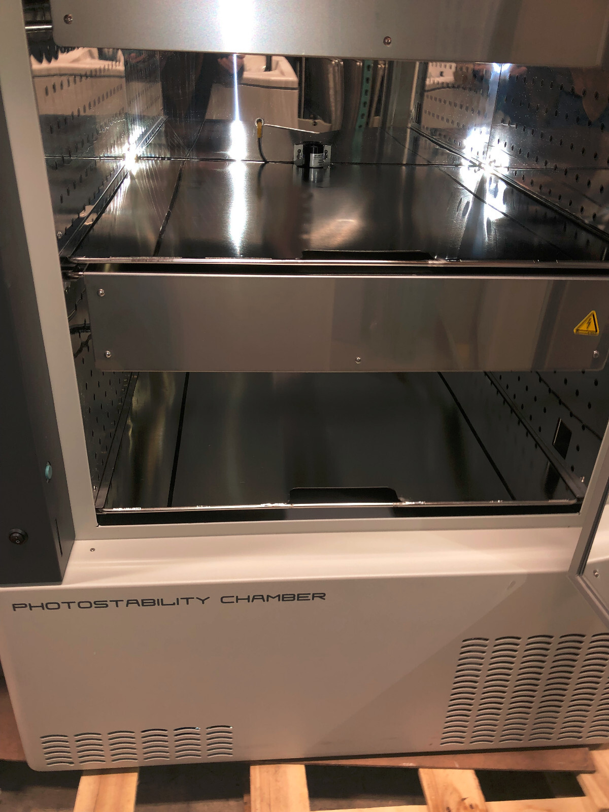 Caron 7540 - 6540 Photostability Chamber #1/ UV/Vis / 6 Mo Wrty ...