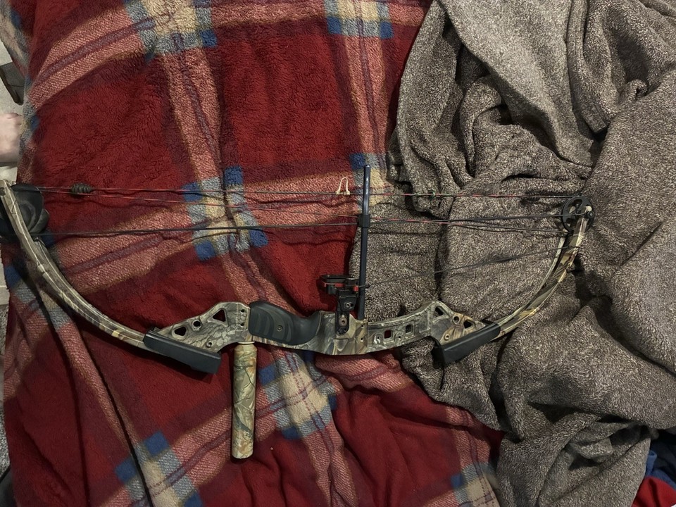 Buckmasters BTR32 Camo Right-Handed Compound Bow | eBay