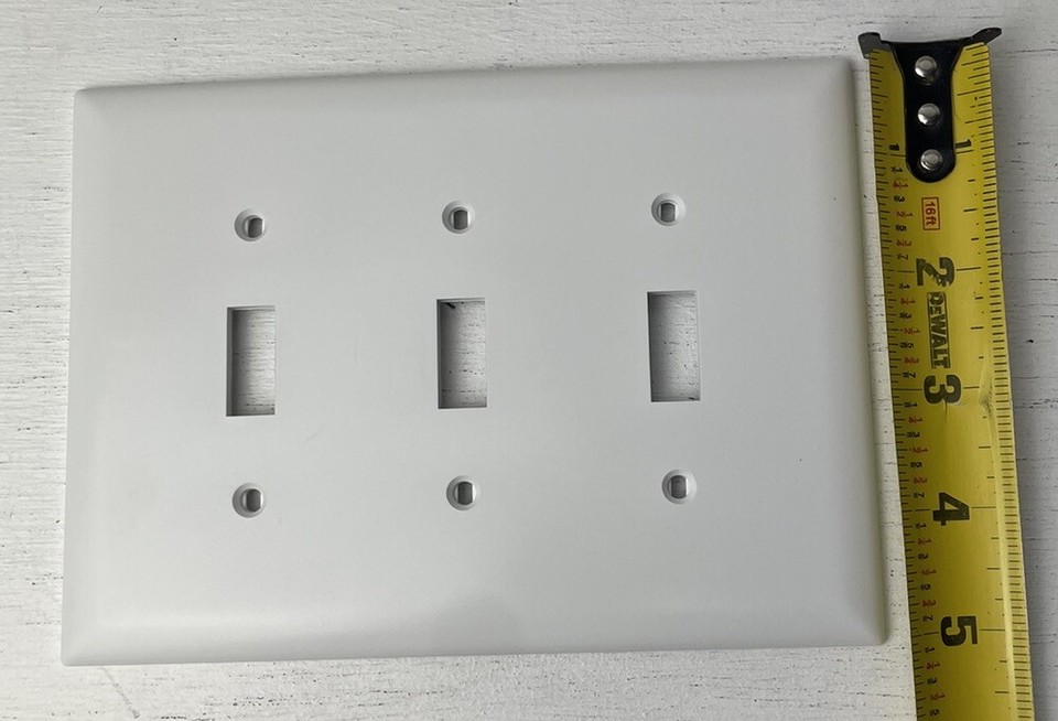 Oversize Pass & Seymour Toggle Switch Three Gang White TPJ3W Outlet ...