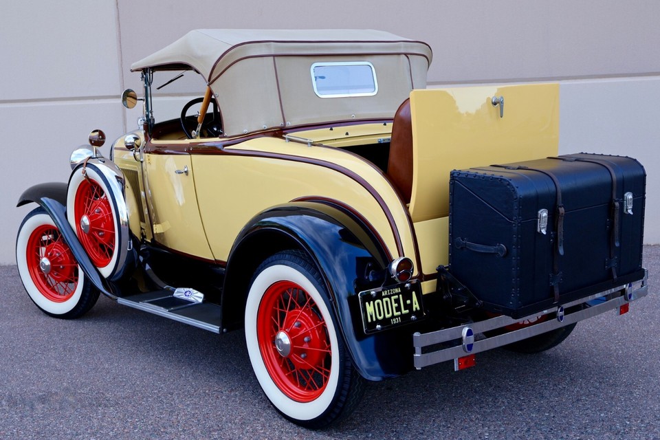 1931 Ford Model A Deluxe Oldtimer full of prewar goodies as a Packard ...