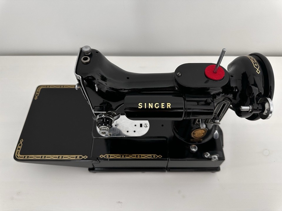 Stunning 1955 Singer Featherweight 222K Sewing Machine w/ Case PUZZLE ...