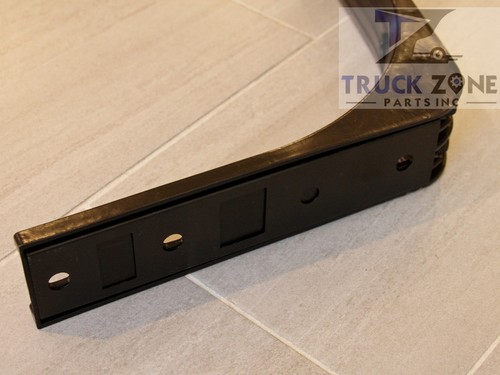 Volvo VNL Wind Lower Fairing Support 84720518 Chicago IL | eBay