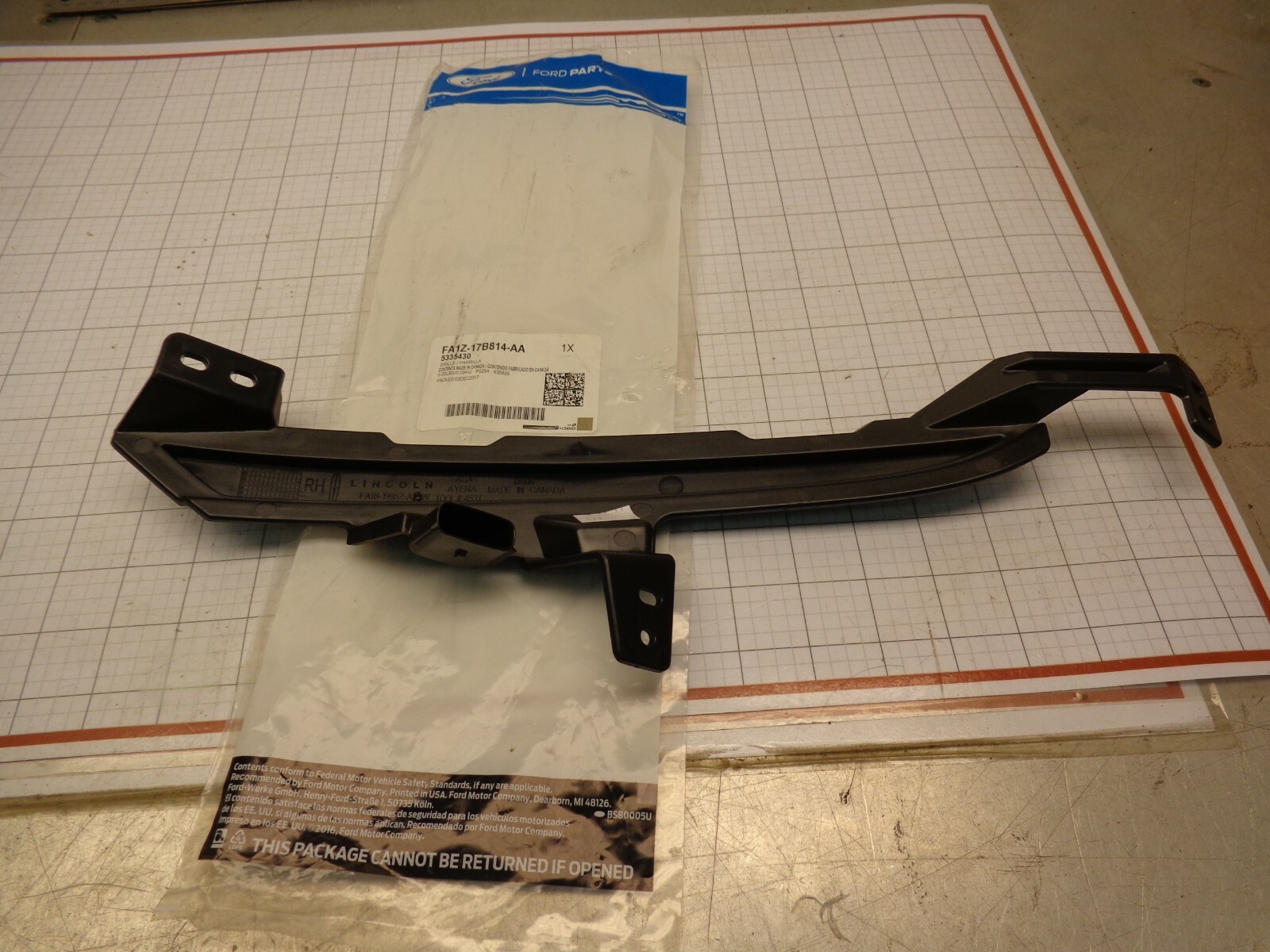 FORD FA1Z-17B814-AA Front Grille Grill Bumper Trim Piece RH Lincoln OEM ...