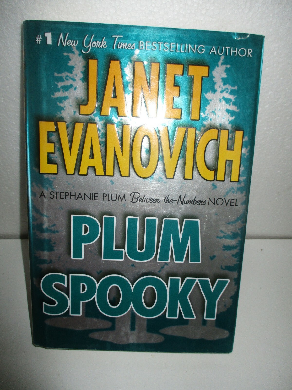 Plum Spooky by Janet Evanovich (2009, Hardcover, 9780312383329| eBay