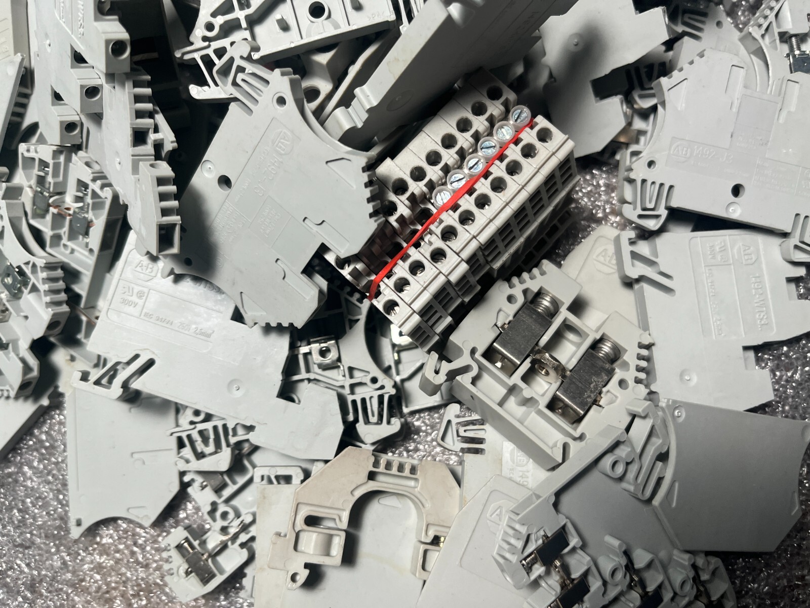 HUGE LOT OF NEW Allen Bradley 1492-WTS3 1492-J3 1492-W3 Gray Terminals | eBay