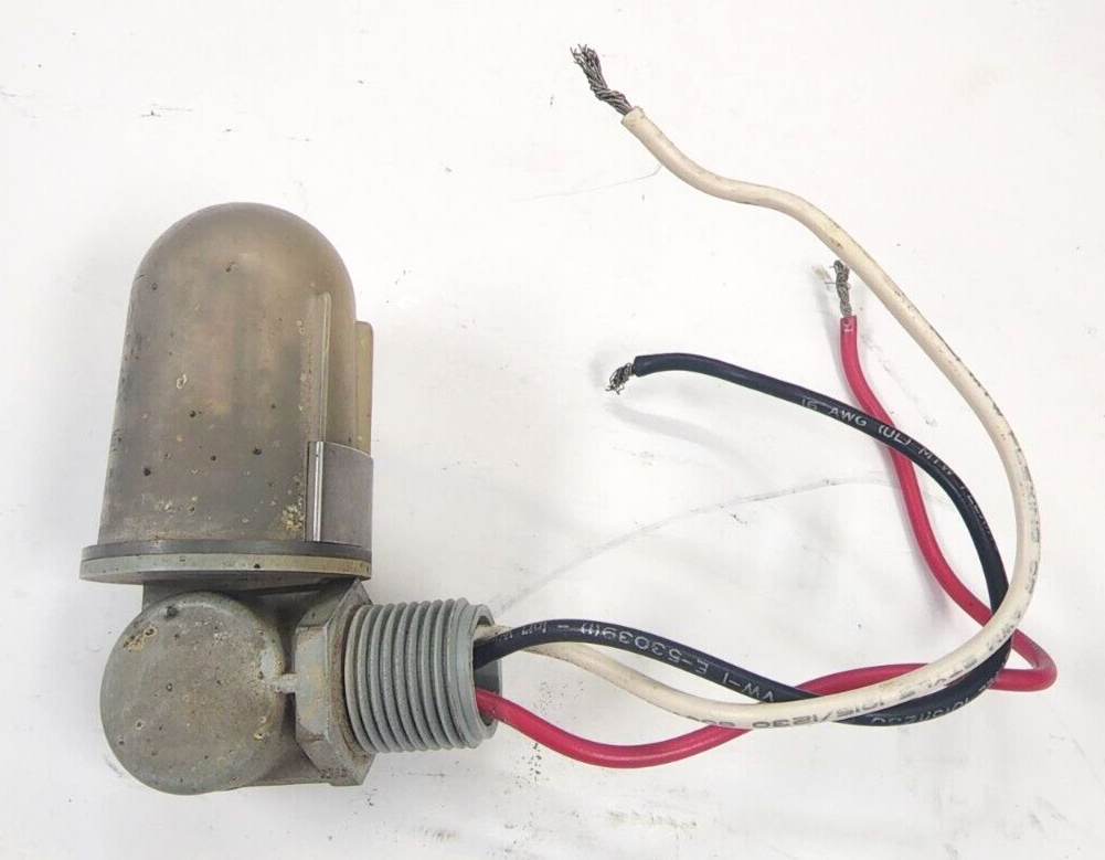 TORK MODEL 2001 PHOTOELECTRIC SWITCH 2000W TUNGSTEN 1800VA BALLAST OAL ...