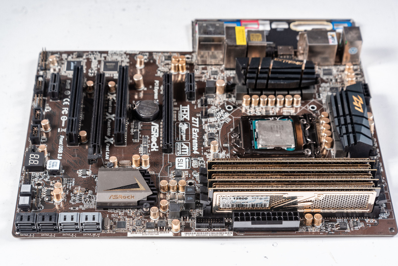 ASRock Z77 Extreme4, LGA 1155, Intel (90-MXGKX0-A0UAYZ) Motherboard for ...