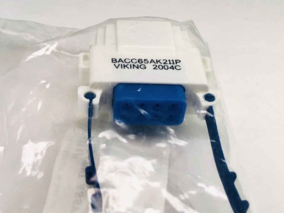 LOT OF (48) BOEING AIRCRAFT AEROSPACE CONNECTOR BACC65AK211P 8-POSN #16 ...